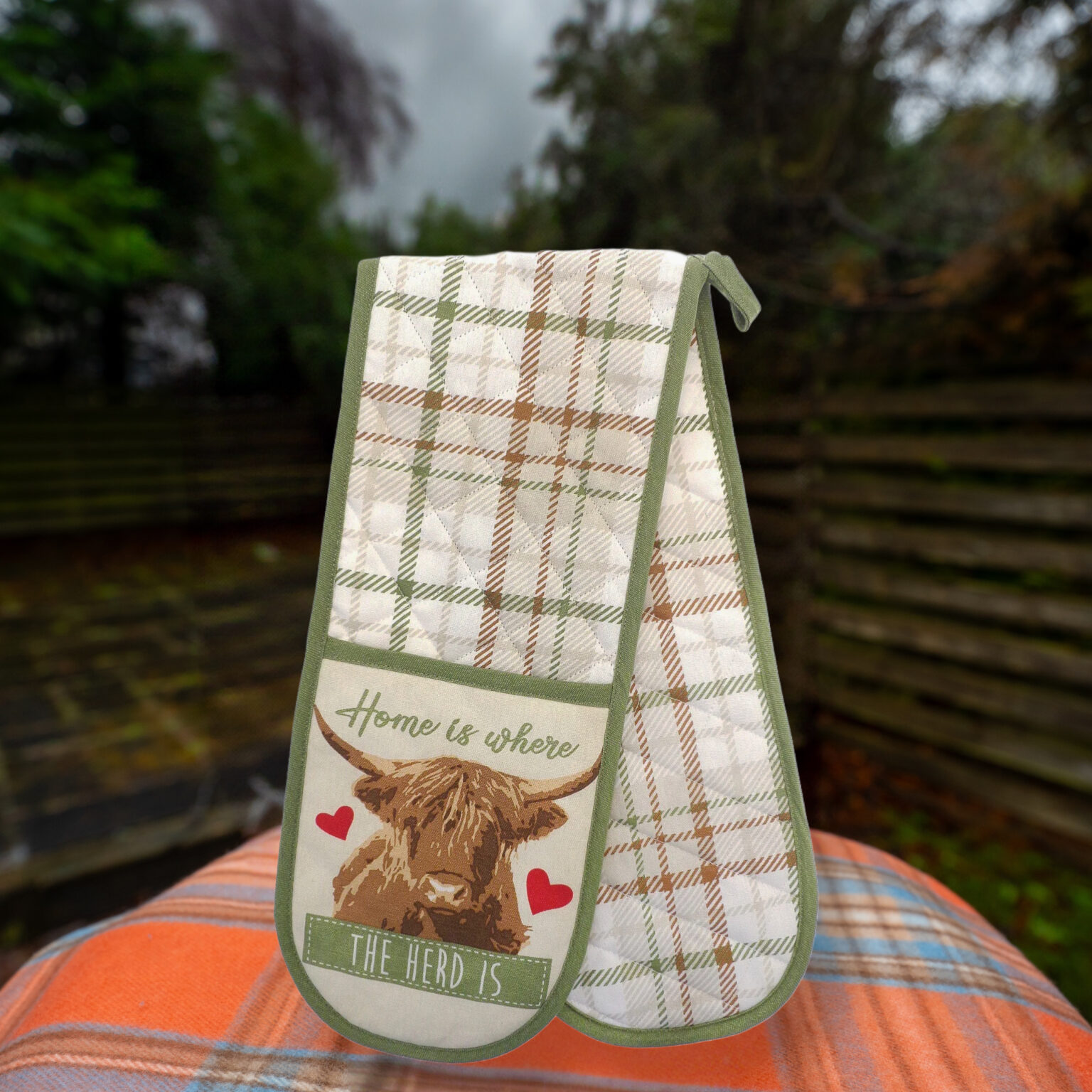 Highland Cow Oven Gloves – Simply Scotland